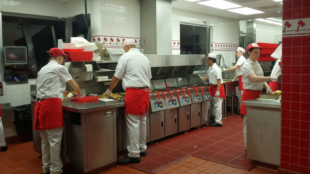 8 fast food chains using only fresh beef