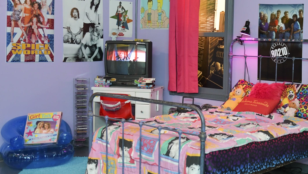 7 essential 90s bedroom trends