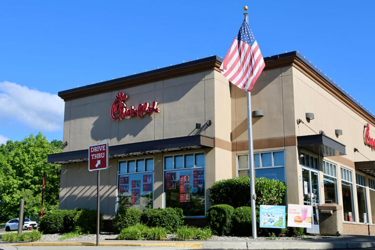 Chick-fil-A no longer top fast food spot. See who reigns now