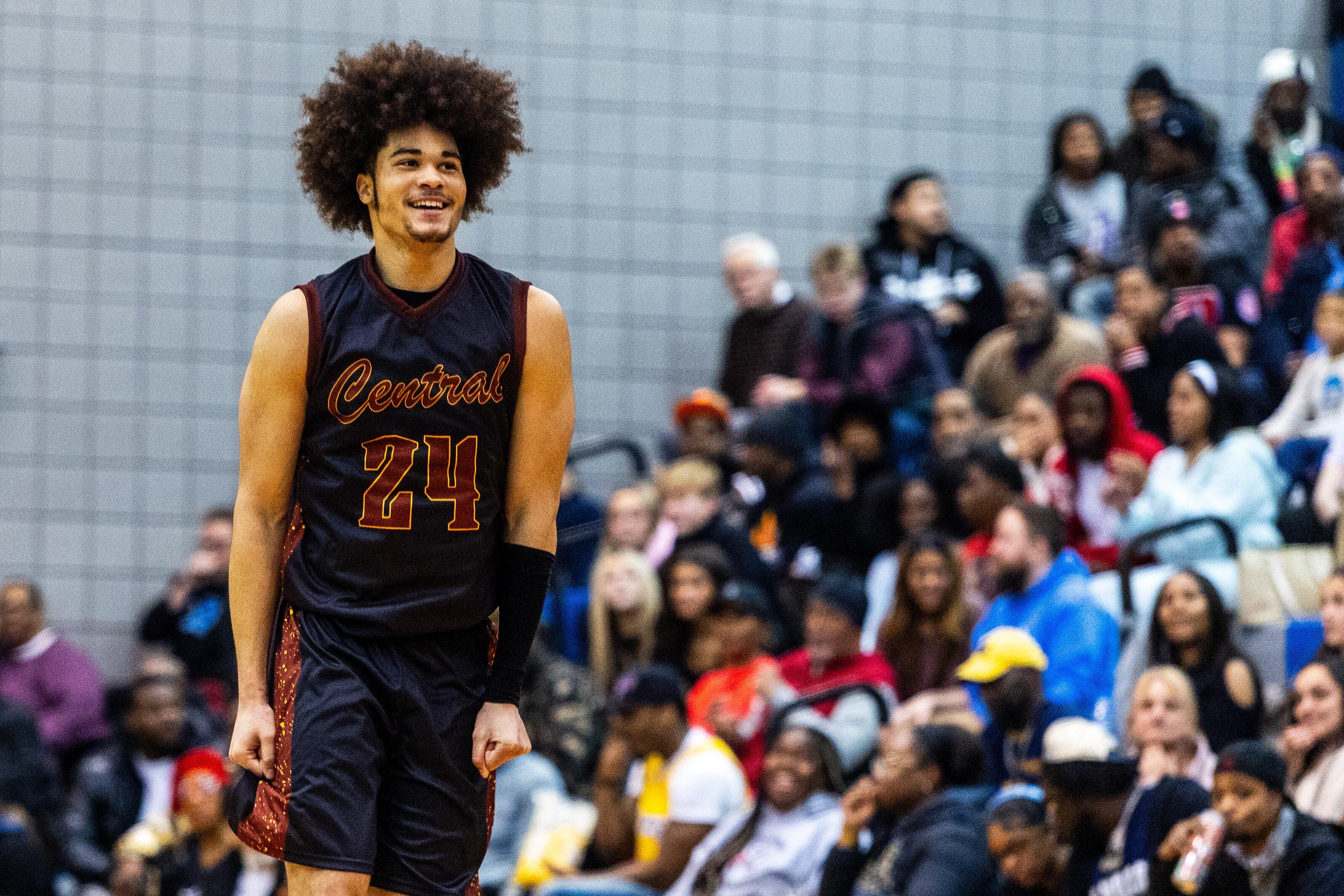 6-foot-5 star guard, Michigan Mr. Basketball hopeful lands this in ...