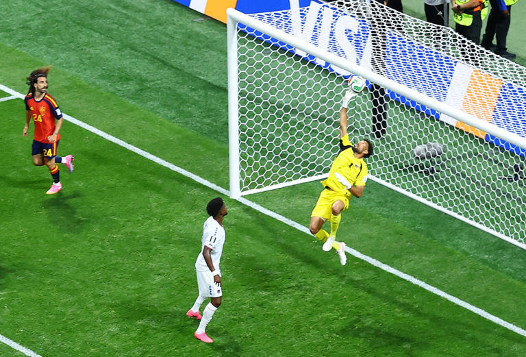 Cape Verde goalkeeper now has Instagram followers 22 times his country ...
