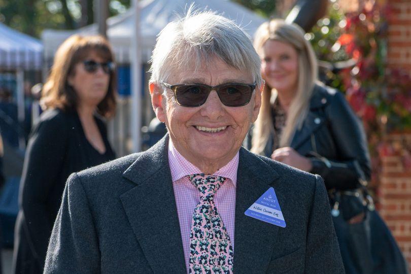 Willie Carson gives expert advice to jockeys after history-making triumph