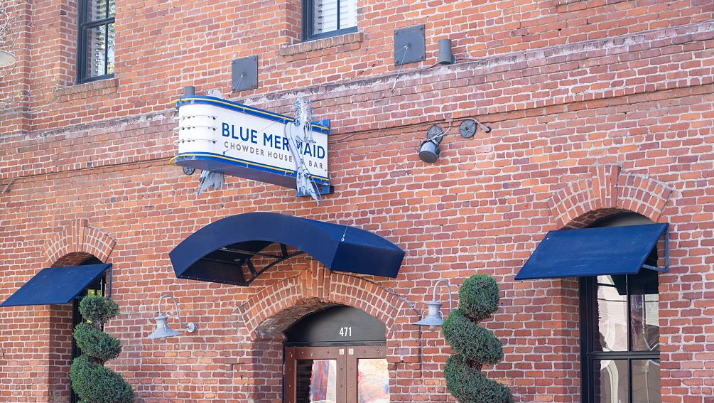 9 US restaurants with historic charm and scenic views