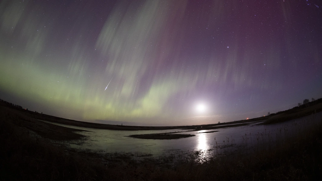 Jessica Meir captures rare 'dancing snake' southern lights from space