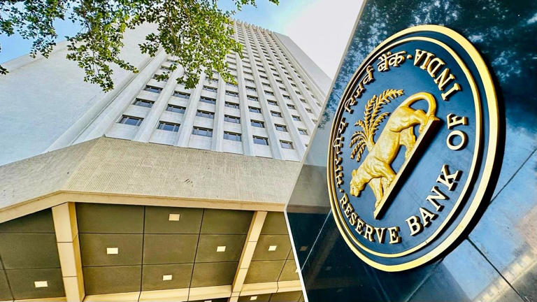 FCNR(B) FAQs: RBI addresses queries on swap facility, permits loans on ...