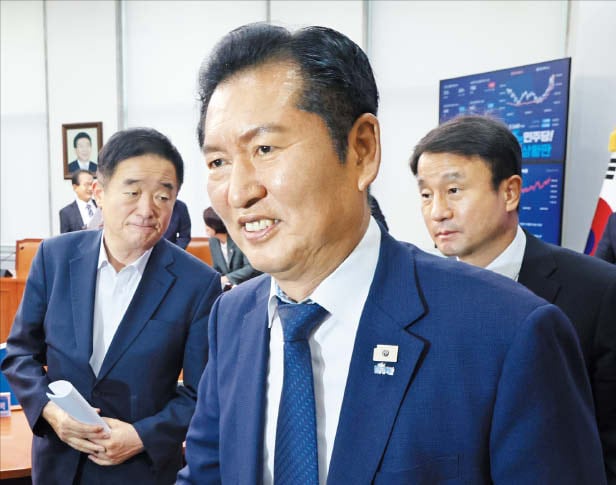 Jung Chung-rae to attend President Lee's return after skipping departure