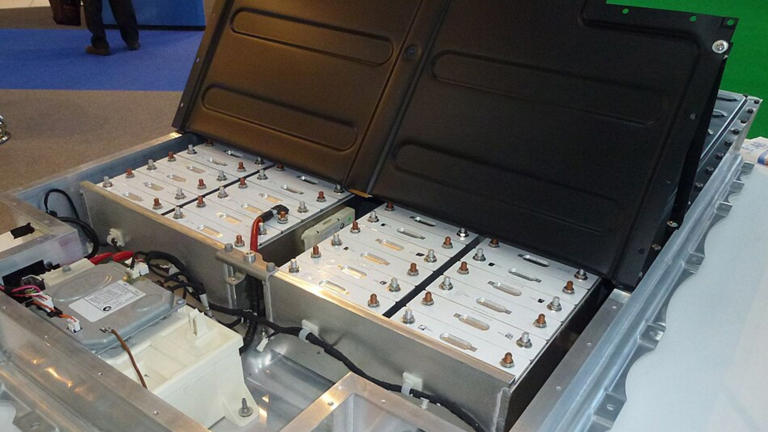 US student aims to build lithium battery alternative for extreme cold ...