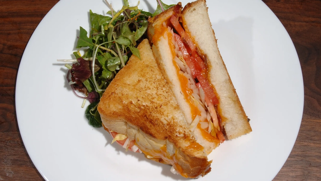 4 unique twists on the classic BLT