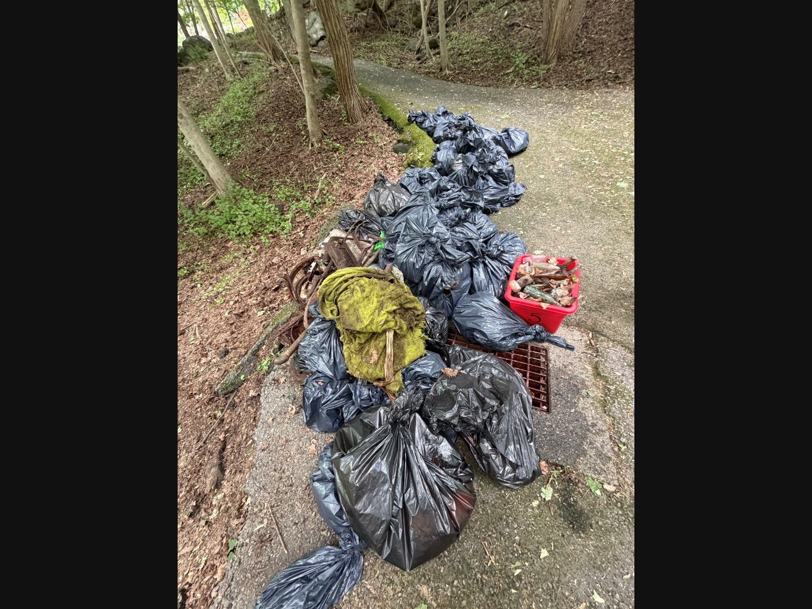 Record setting effort: Volunteers remove 1,500 pounds of debris near ...