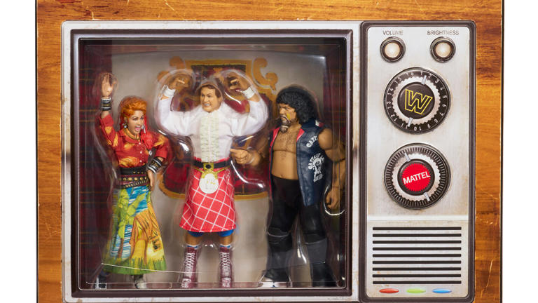 WWE & Cyndi Lauper star in Mattel’s SDCC drop