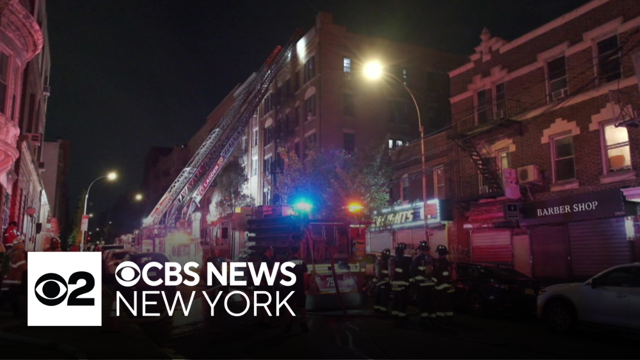 2 hurt after Bronx building fire, FDNY says