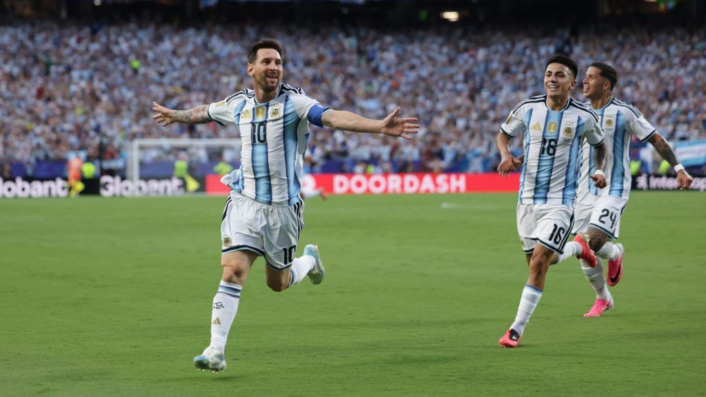 Argentines take over Kansas City as Messi takes over World Cup