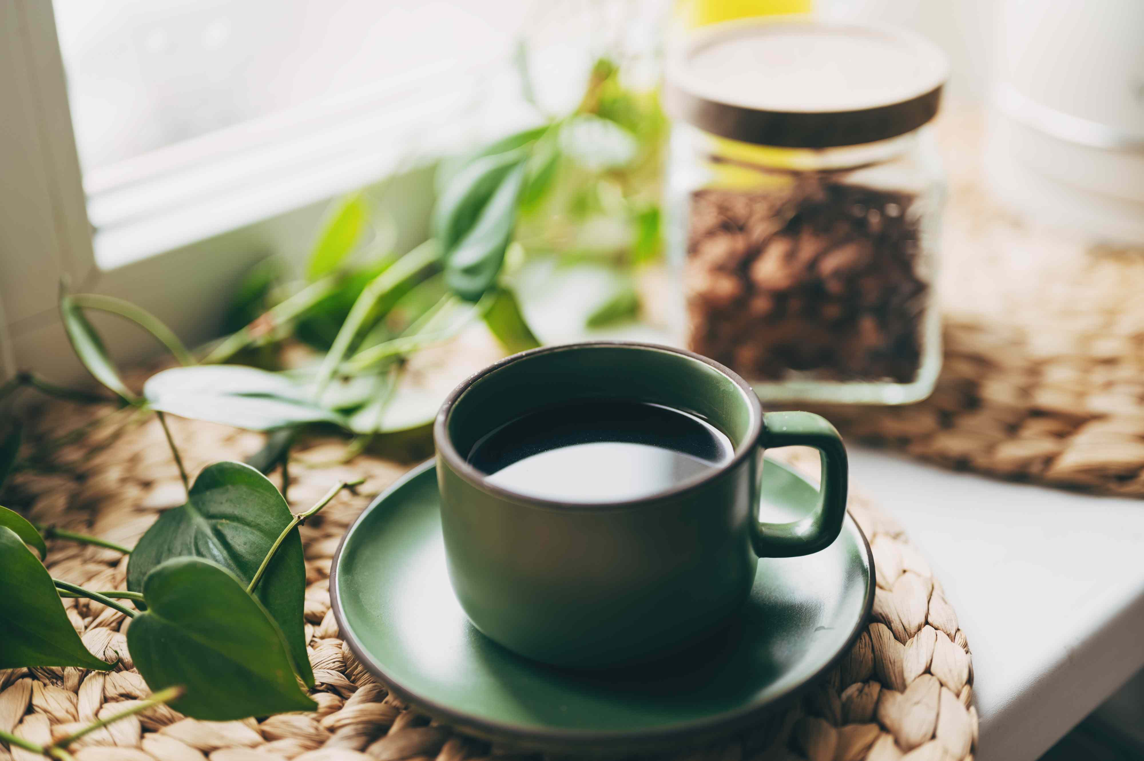 Should you drink coffee before or after breakfast?
