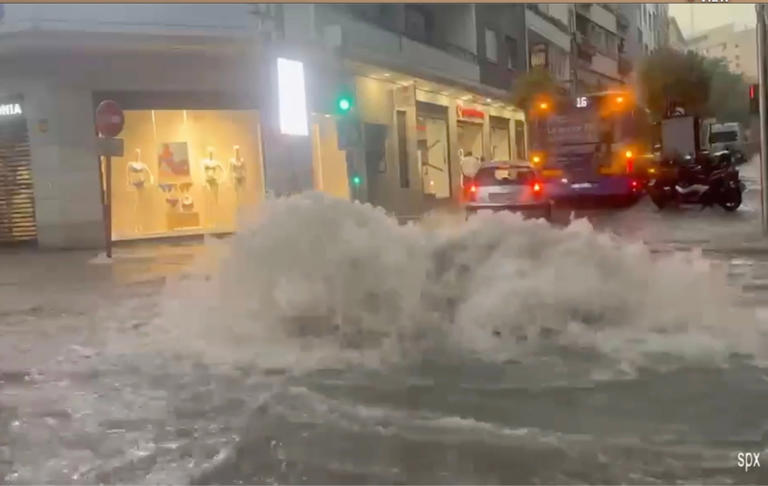 Roads turn into rivers at Spanish holiday hotspot after torrential ...