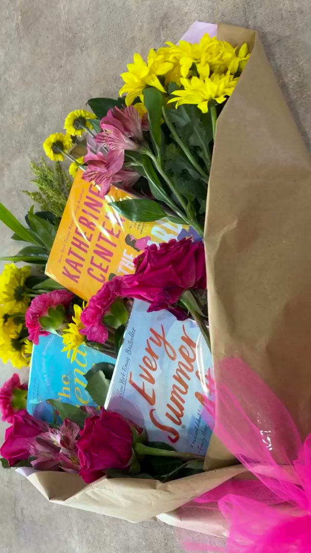 Grab your favorite books for this viral Mother's Day gift idea!