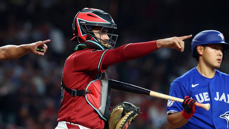 Diamondbacks retain veteran catcher despite recent DFA