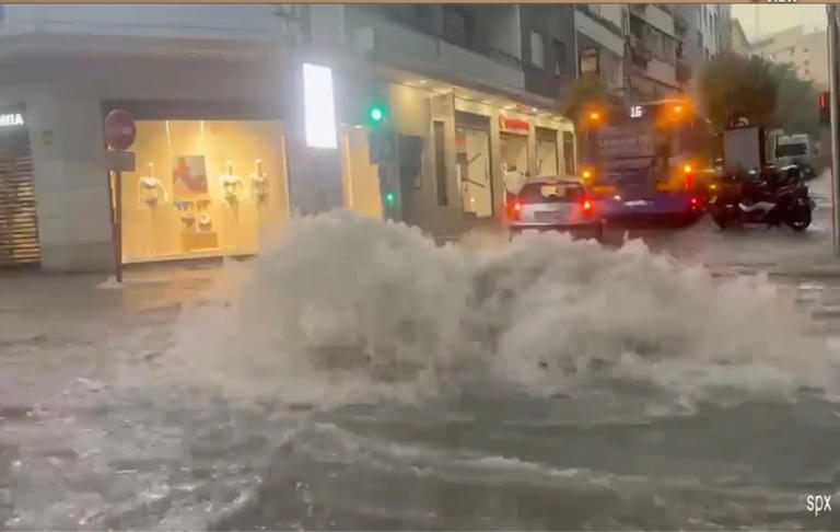 Roads turn into rivers at Spanish holiday hotspot after torrential ...