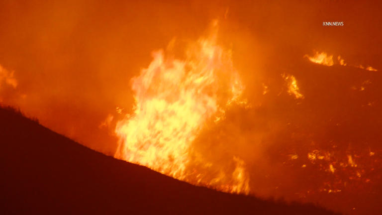 Waldbrand in Kalifornien wütet nahe Autobahn – 800 Hektar betroffen
