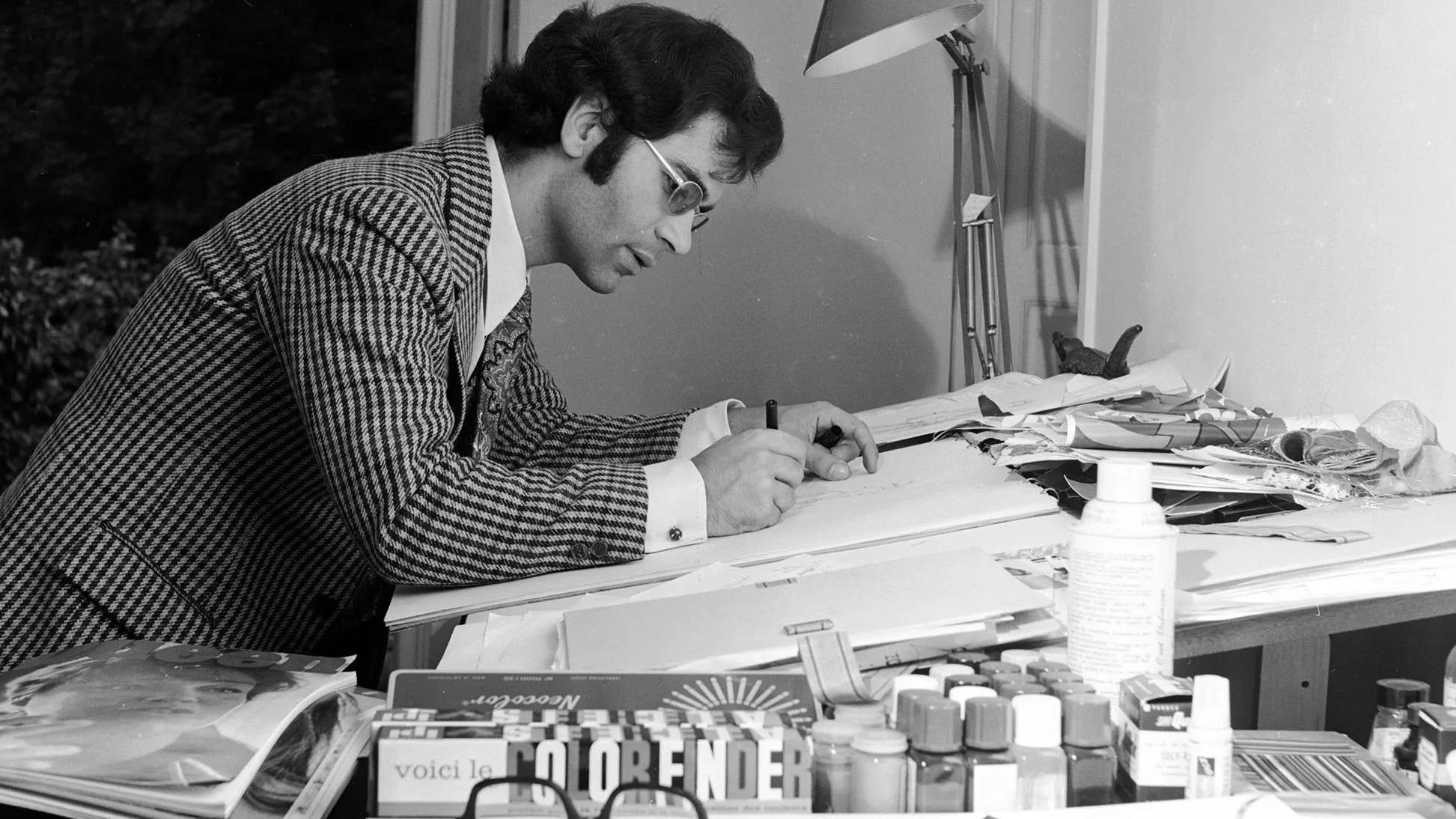 « Ce sont ses derniers dessins » : 200 iPod et 1 000 croquis inédits de ...