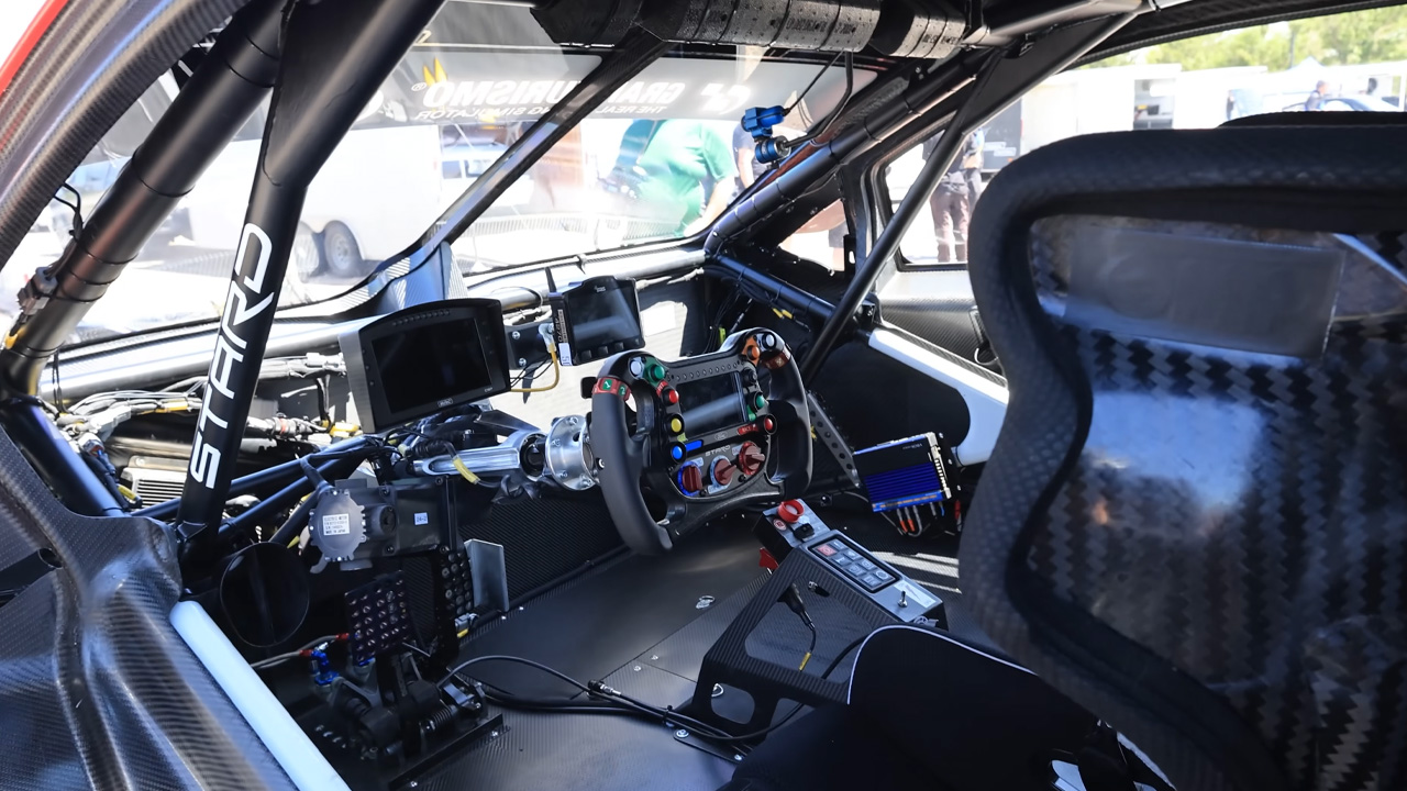 Why this custom F150 steering wheel changes setup instantly