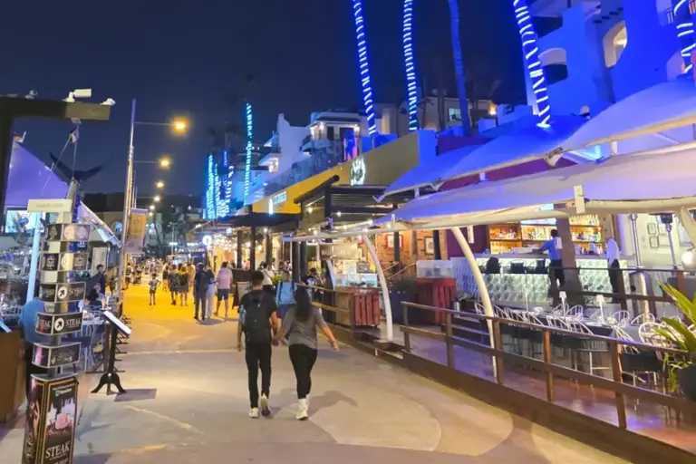 Multiple arrests after fight breaks out in tourist zone of Cabo San Lucas