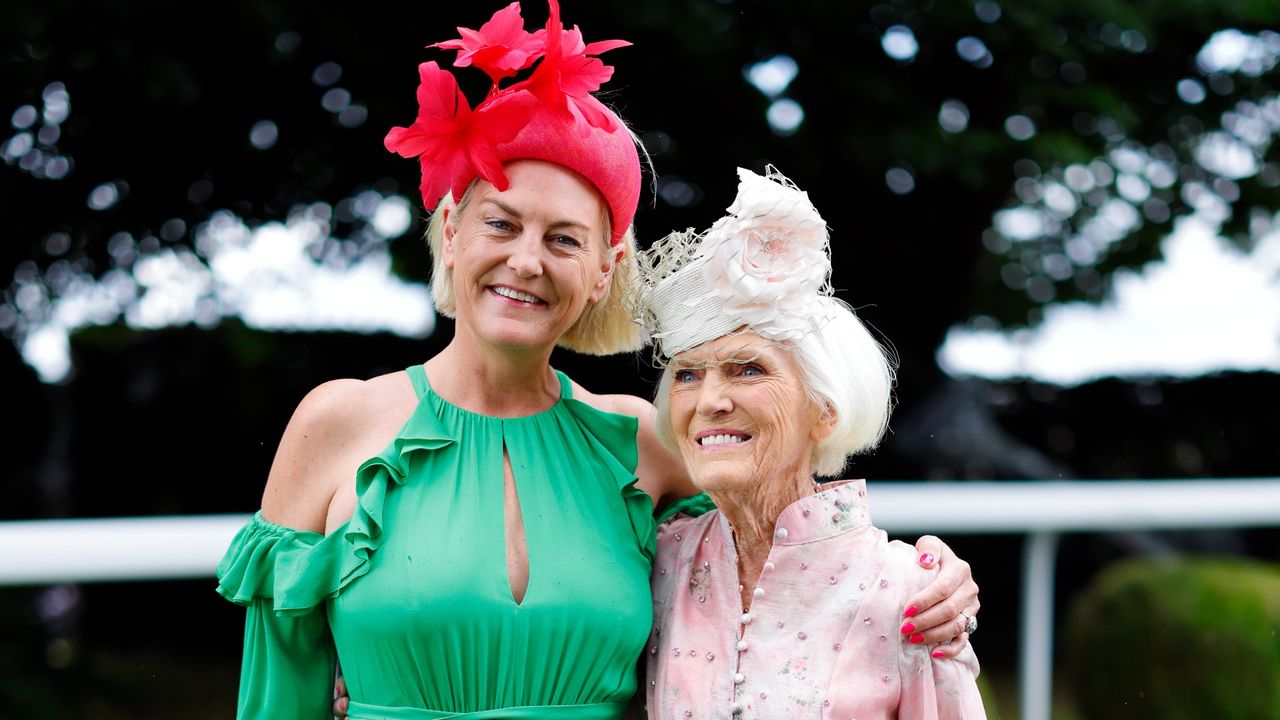 Mary Berry supporting 'heartbroken' daughter through 'grief' of ...