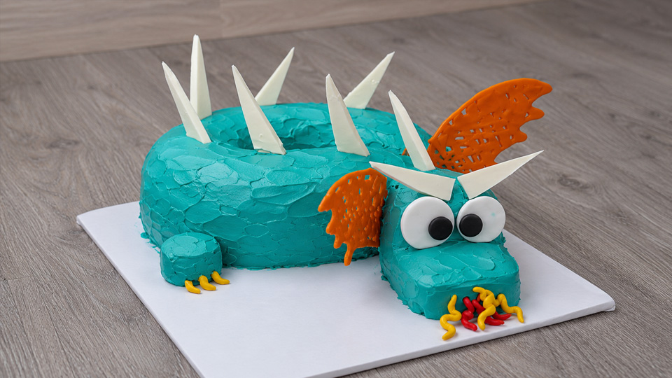 Spiked dragon cake becomes edible art