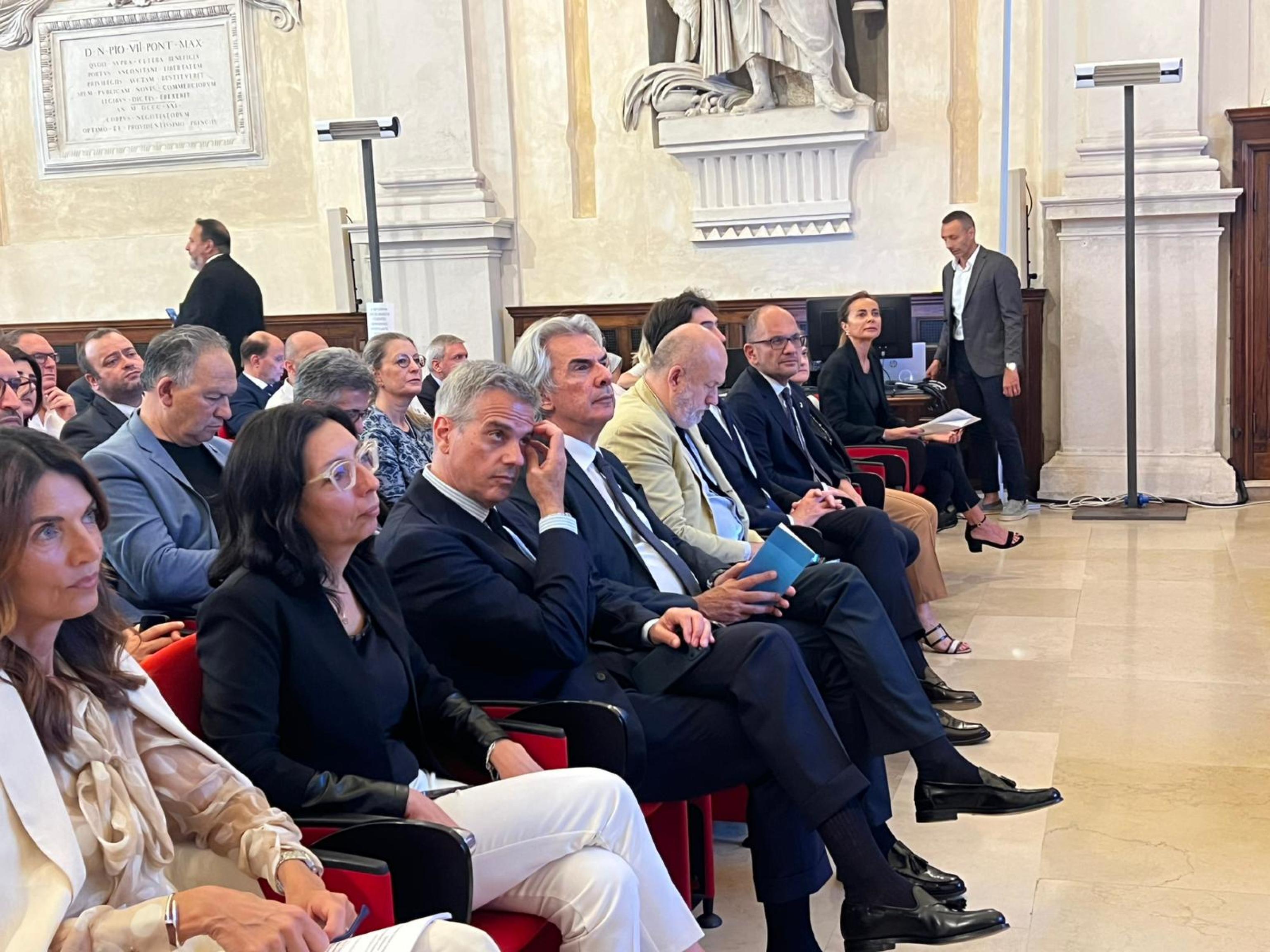 Ricostruzione post sisma, Castelli: "È leva di sviluppo per il futuro ...
