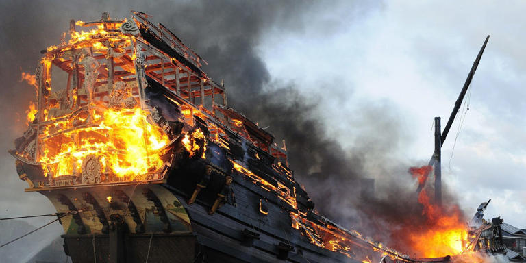 A ship’s captain died at dinner. By morning, 137 passengers had ...