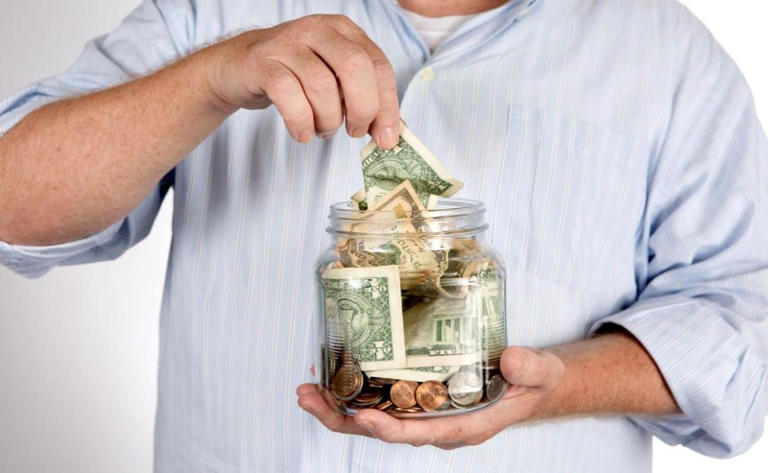 Financial experts warn: These 6 money strategies could be quietly ...