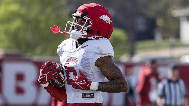 Can Silverfield buck historical trend, lead Razorbacks to bowl game in ...