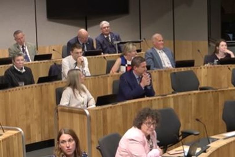 Politicians walk out of Senedd session over Reform UK MS's comments