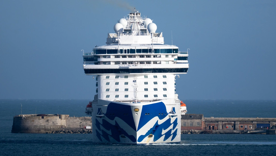Comparing large and small cruise ship experiences