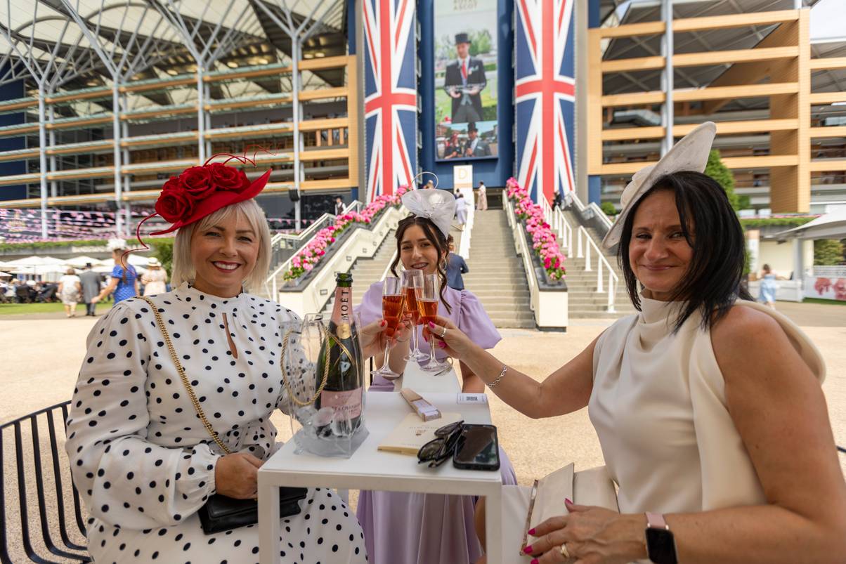 'Rip-off' Royal Ascot drinks prices are being defended