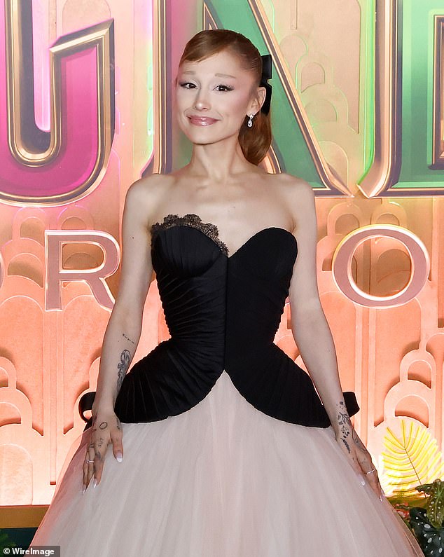 Ariana Grande's backup dancer steals the show on stage: 'Who is this diva?'