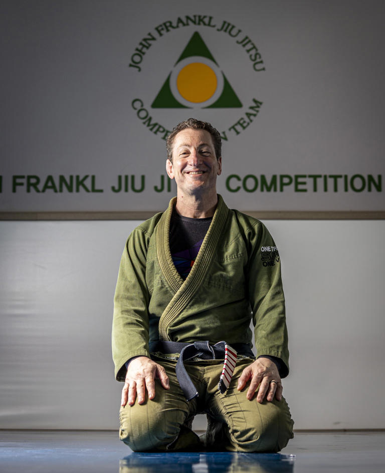 Pursuing the 'golden mean' between pen and sword