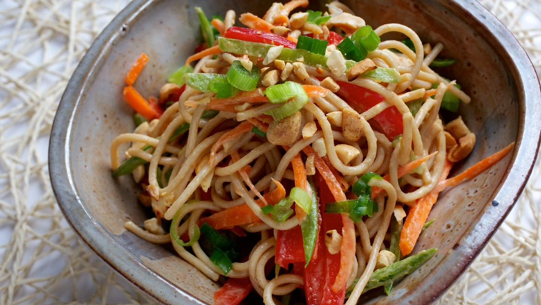 5 creative mason jar noodle and grain meals