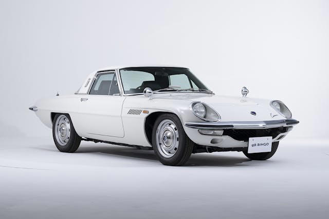 6 rare sports cars crossing the block at the Bingo City Circuit Tokyo ...