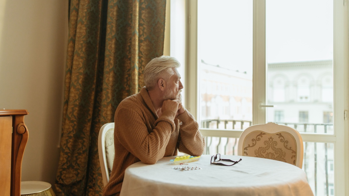 Why men who end up alone usually share these 10 habits that nobody ...