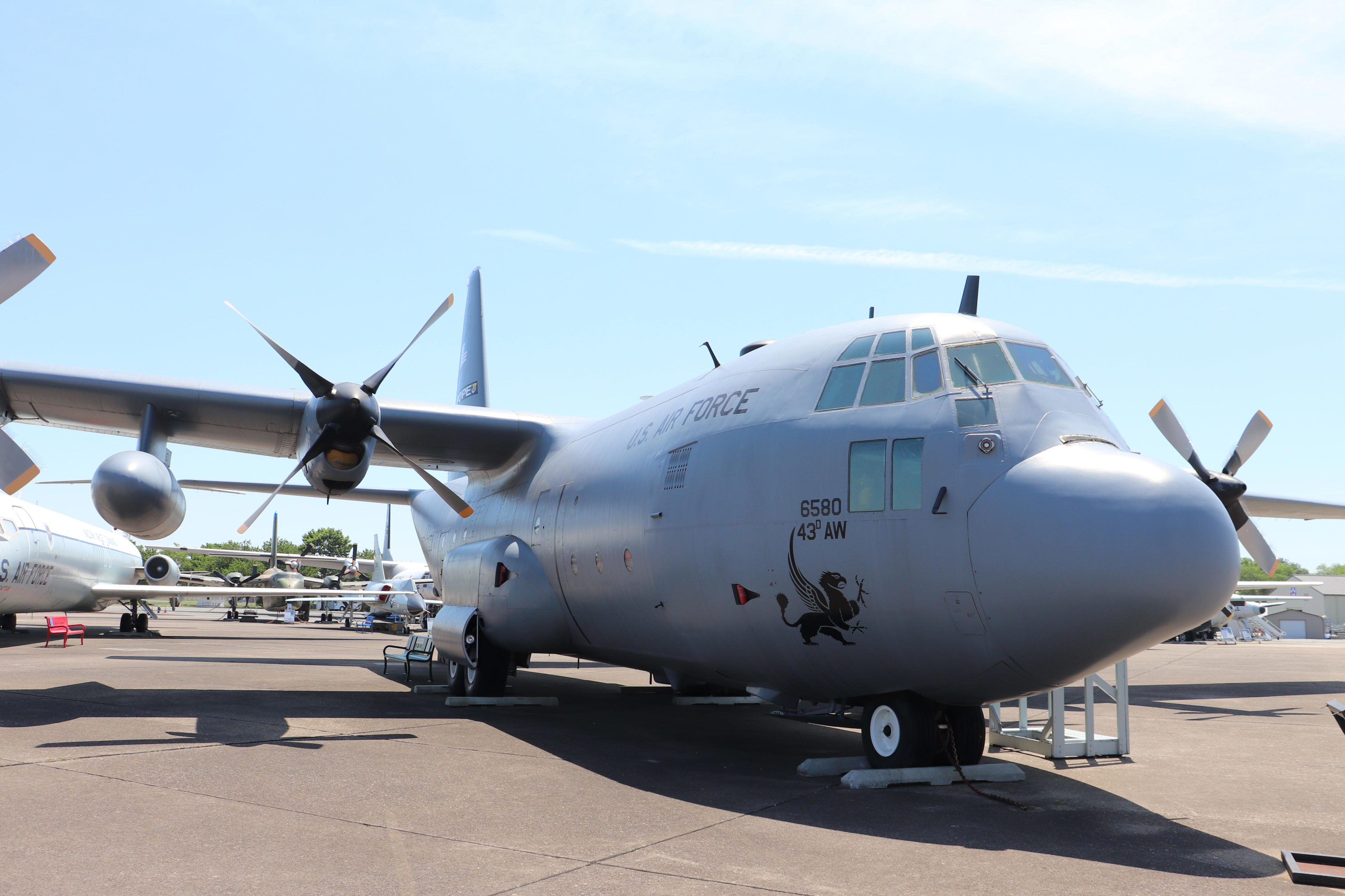 Inside the C-130 Hercules, a military transport aircraft that can land ...
