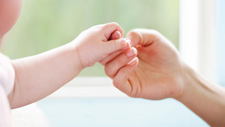 7 signs your postpartum depression treatment is working for you