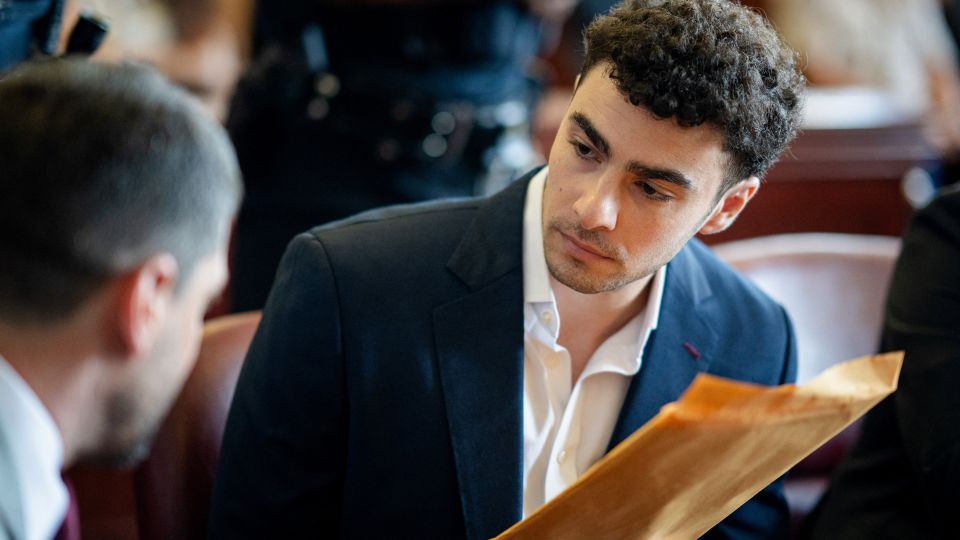 Attorney: Mangione’s psych defense makes chance of jury nullification ...