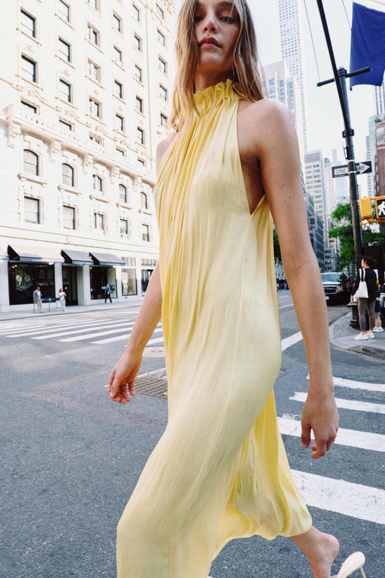 Zara repone sus 11 vestidos más vendidos a las pijas clásicas de 35 a 55