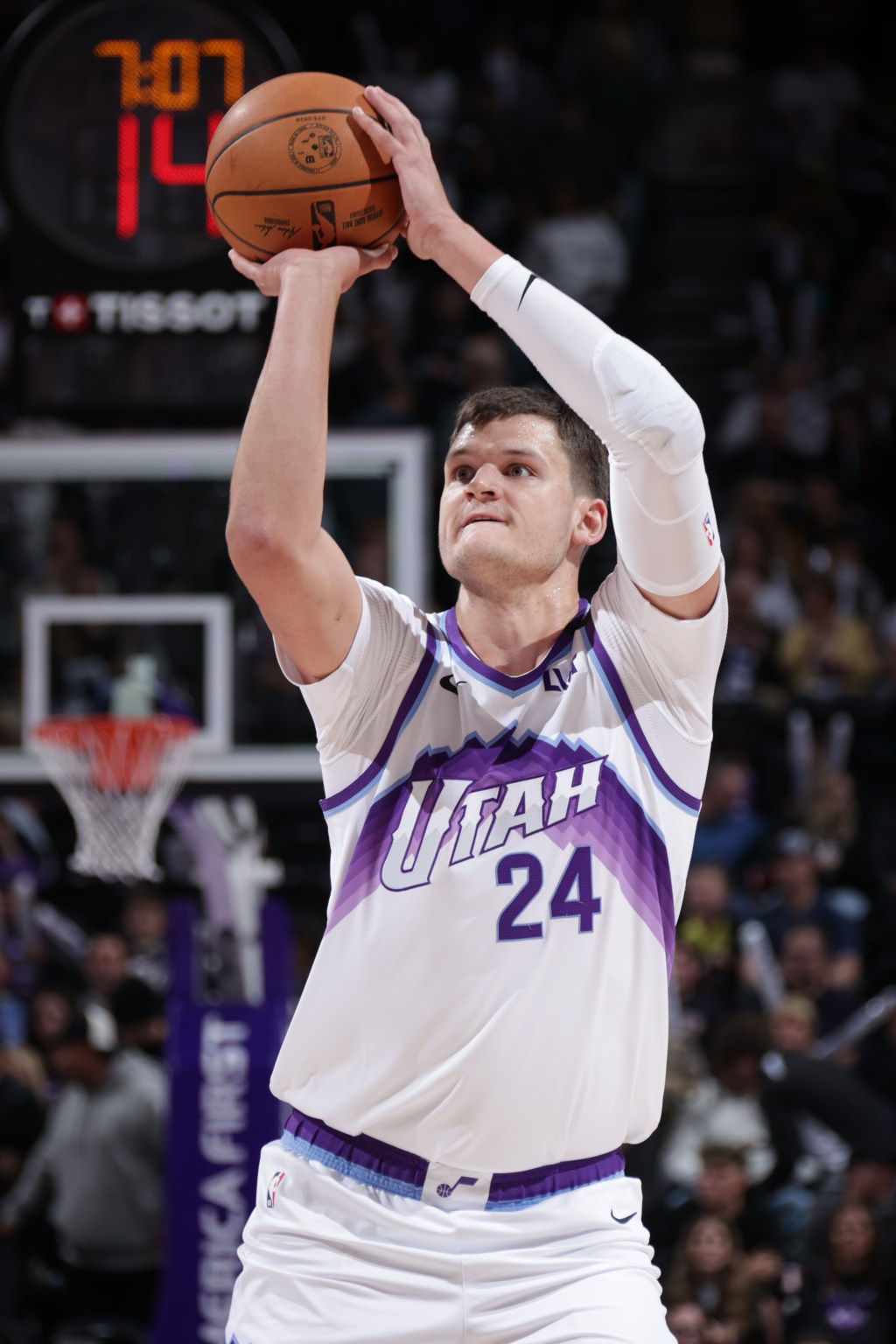 Lakers lurking? Jazz drama could create big Walker Kessler opportunity