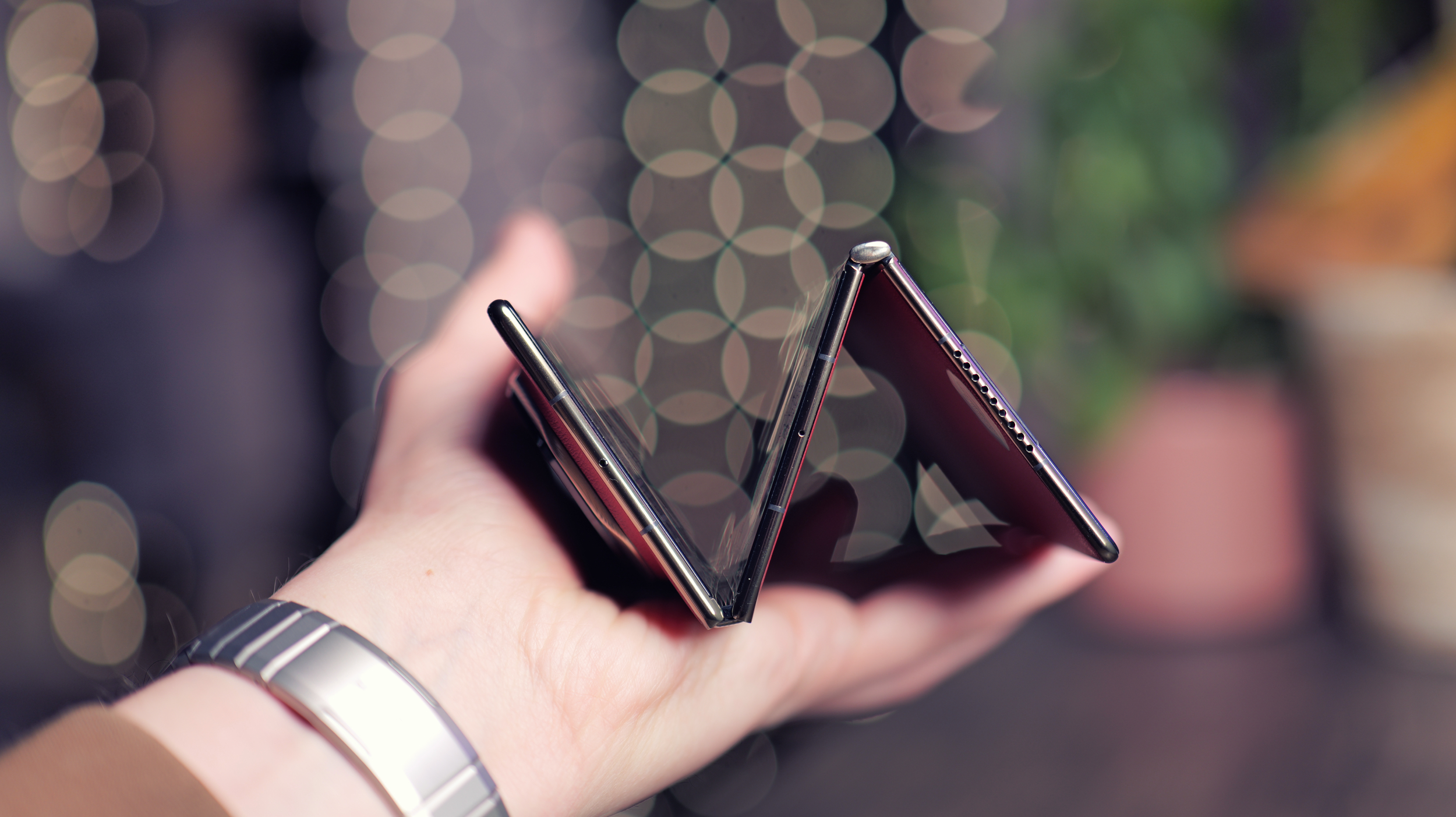 Huawei added a screen to the Galaxy Z Flip – but I’d never buy it
