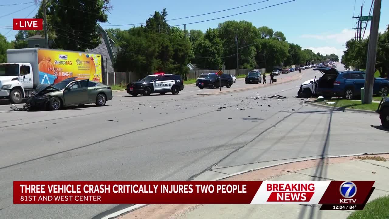 Multi-vehicle crash in Omaha injures four people