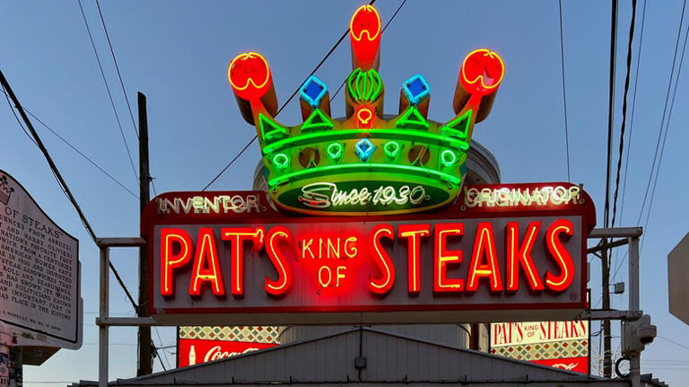 Provolone vs American vs Cheez Whiz: Which is best for Philly cheesesteak?