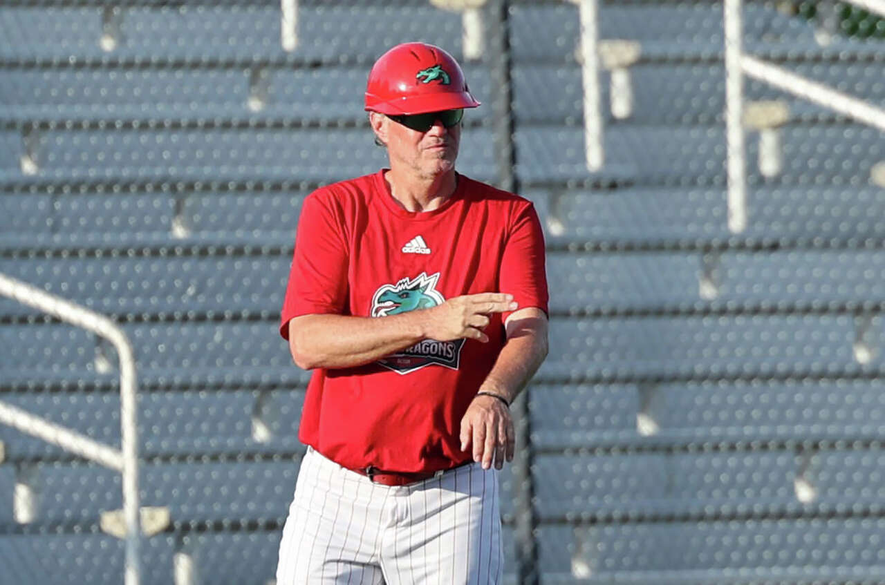 O'Fallon Hoots pull away late in win over River Dragons