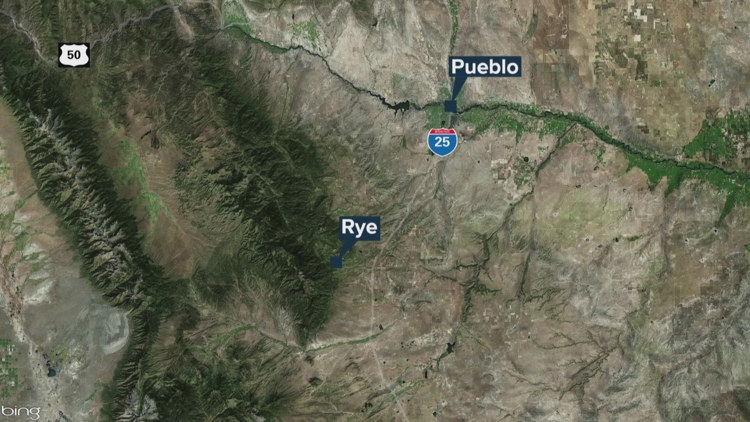 Colorado firefighting helicopter makes emergency landing after cockpit fire