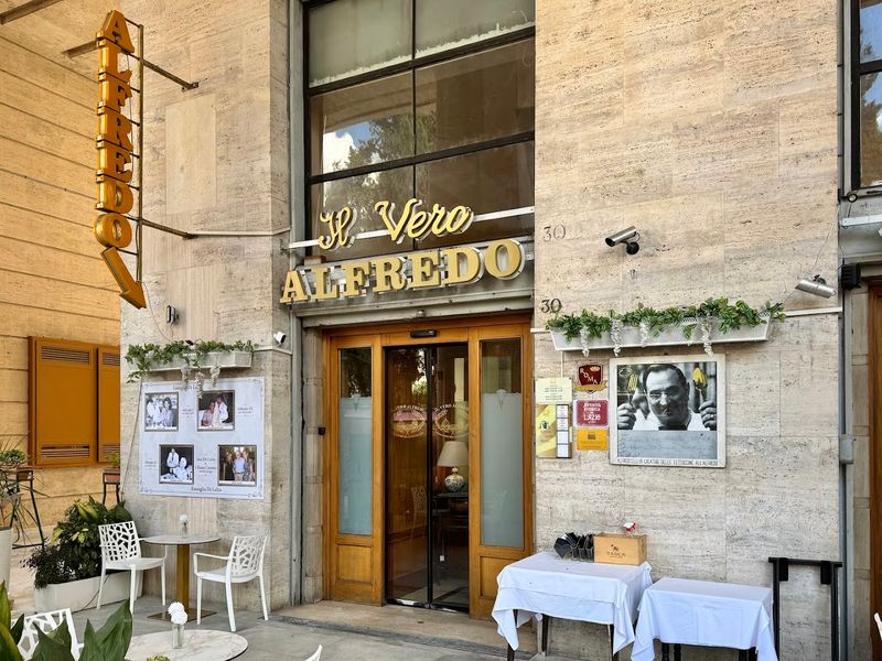 13 restaurants famous for their homemade Alfredo sauce